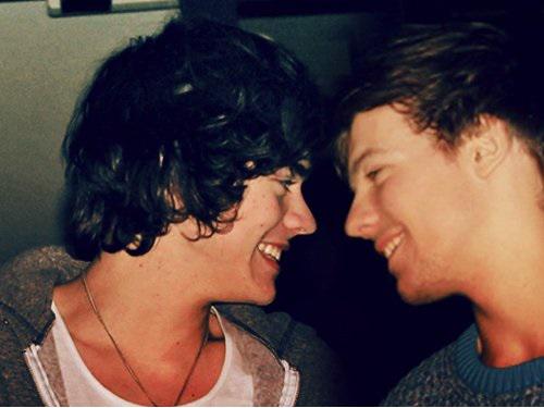 One Direction Harry Styles Et Louis Tomlinson En Couple